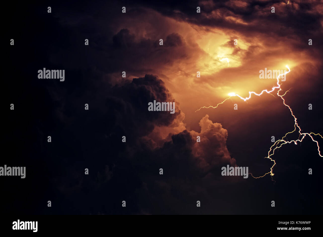 Amazing lightning hi-res stock photography and images - Alamy