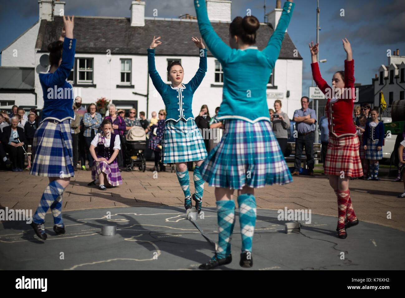 Scottish highlands highland fling hi-res stock photography and images ...