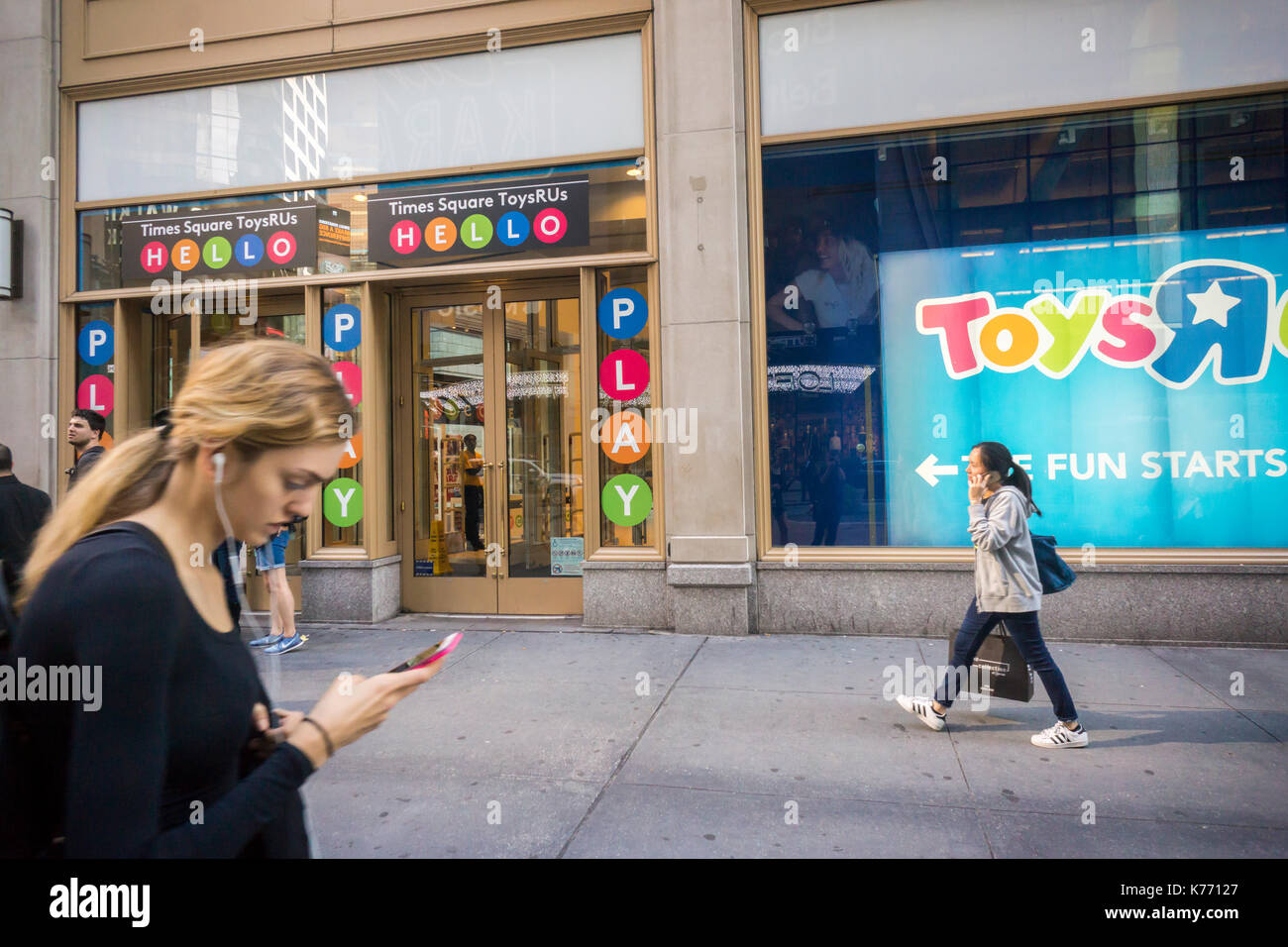 The temporary Toys R Us location in Times Square in New York on ...