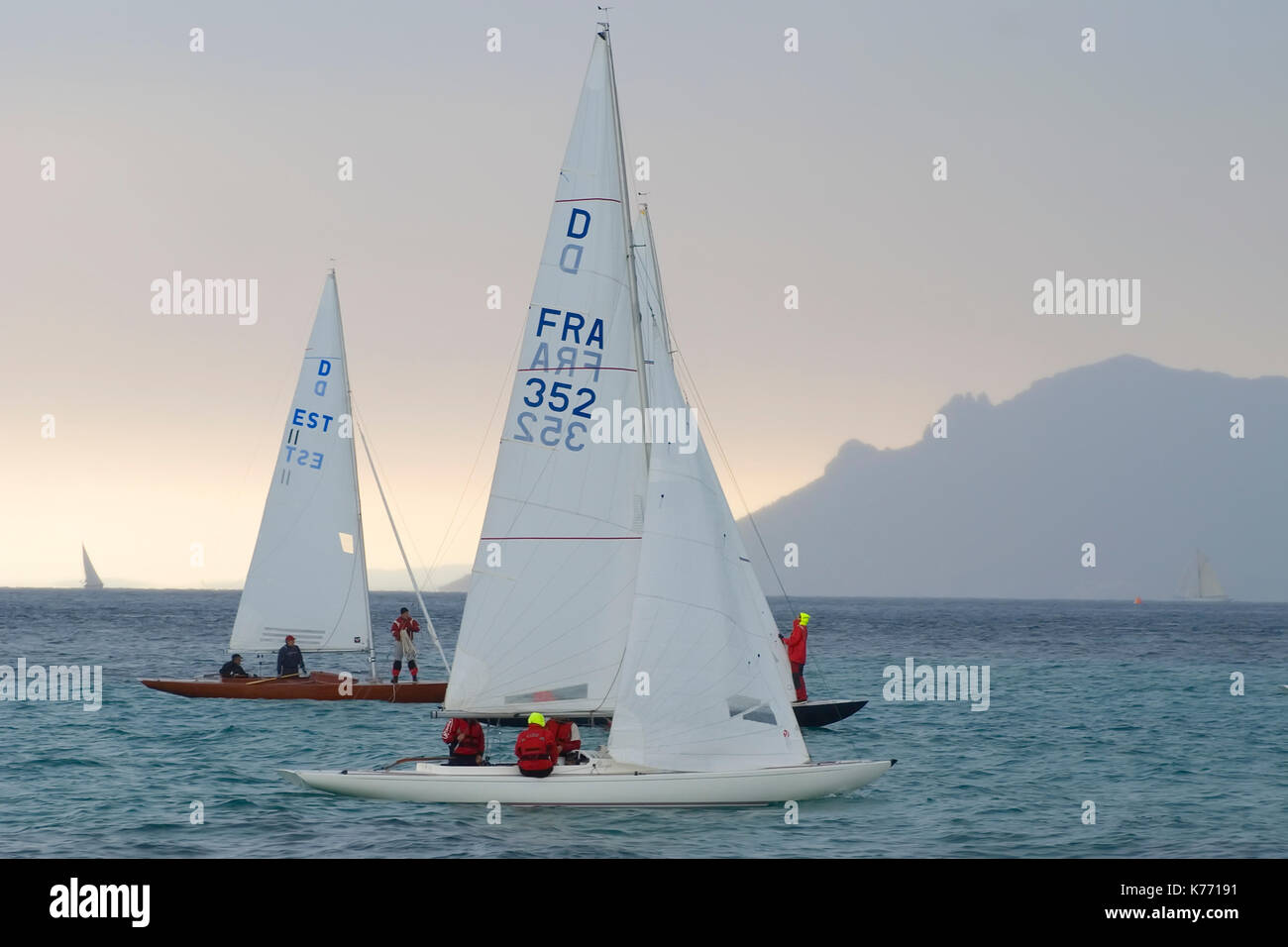 Sloop rigged keelboat hi-res stock photography and images - Alamy