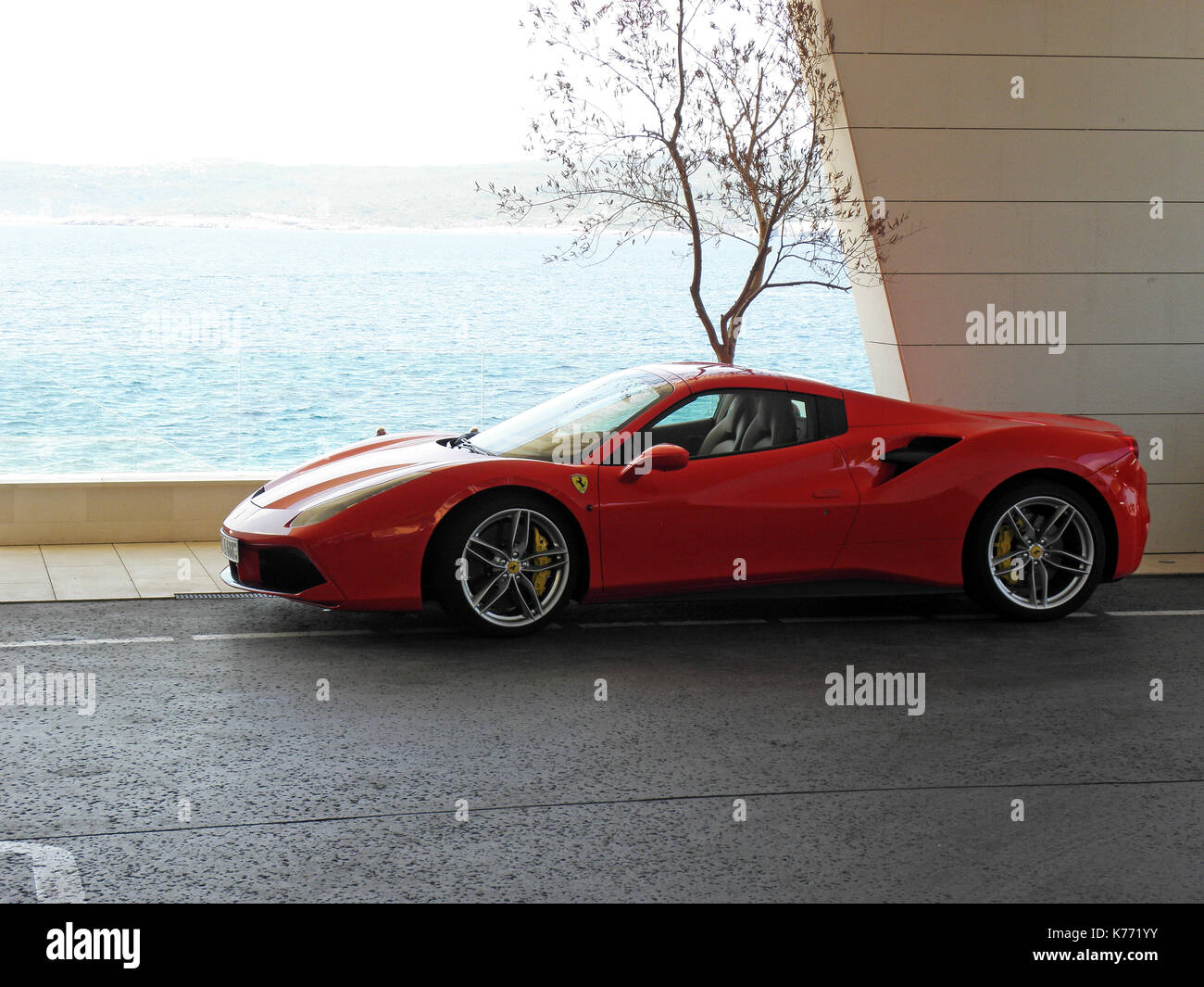 Parkplace hi-res stock photography and images - Alamy