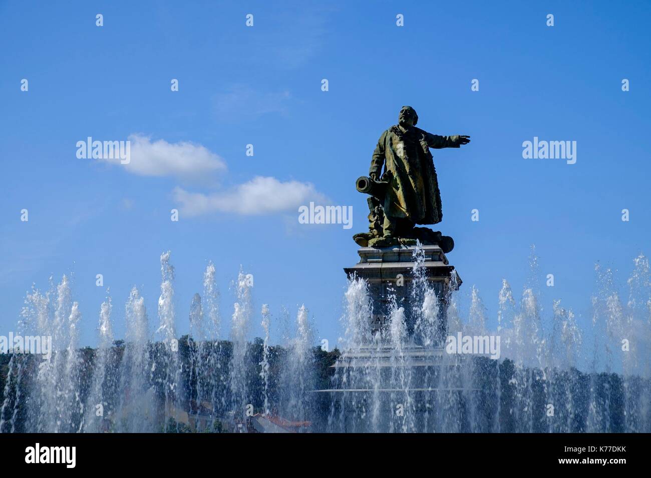 France, Lot, Quercy, Cahors, the Gambetta square and statue Stock Photo ...