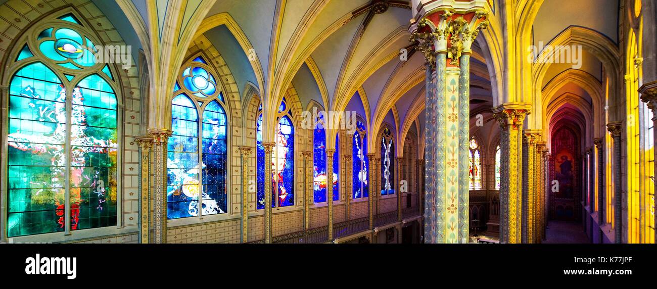 France, Marne, Reims, stained glass windows, chapel Saint Joseph Stock ...