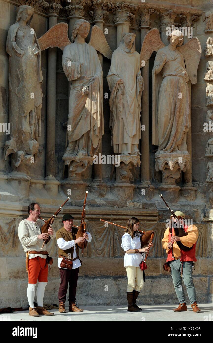 France, Marne, Reims, medieval concert under four statues of north ...