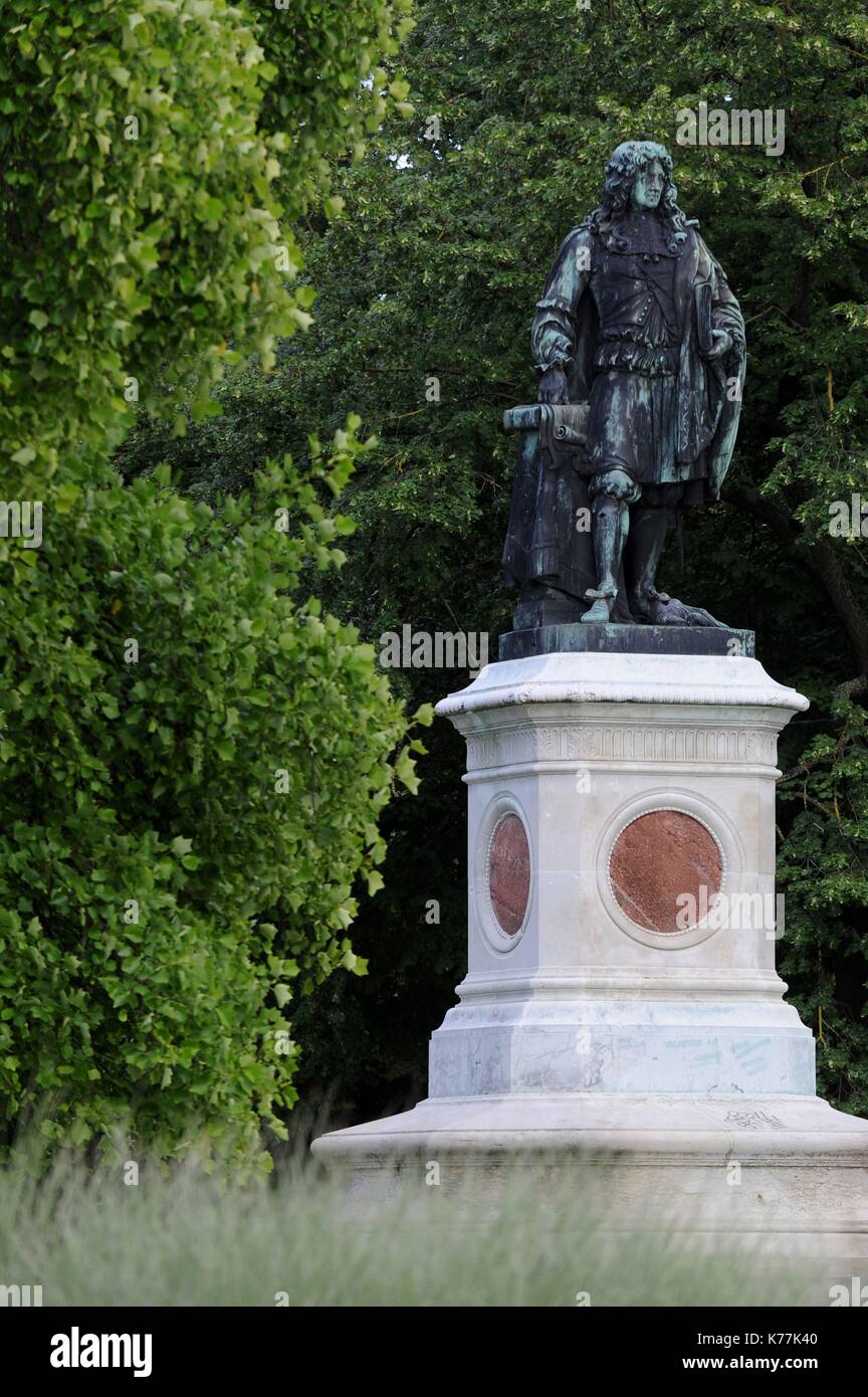 France, Marne, Reims, park Colbert statue Stock Photo - Alamy