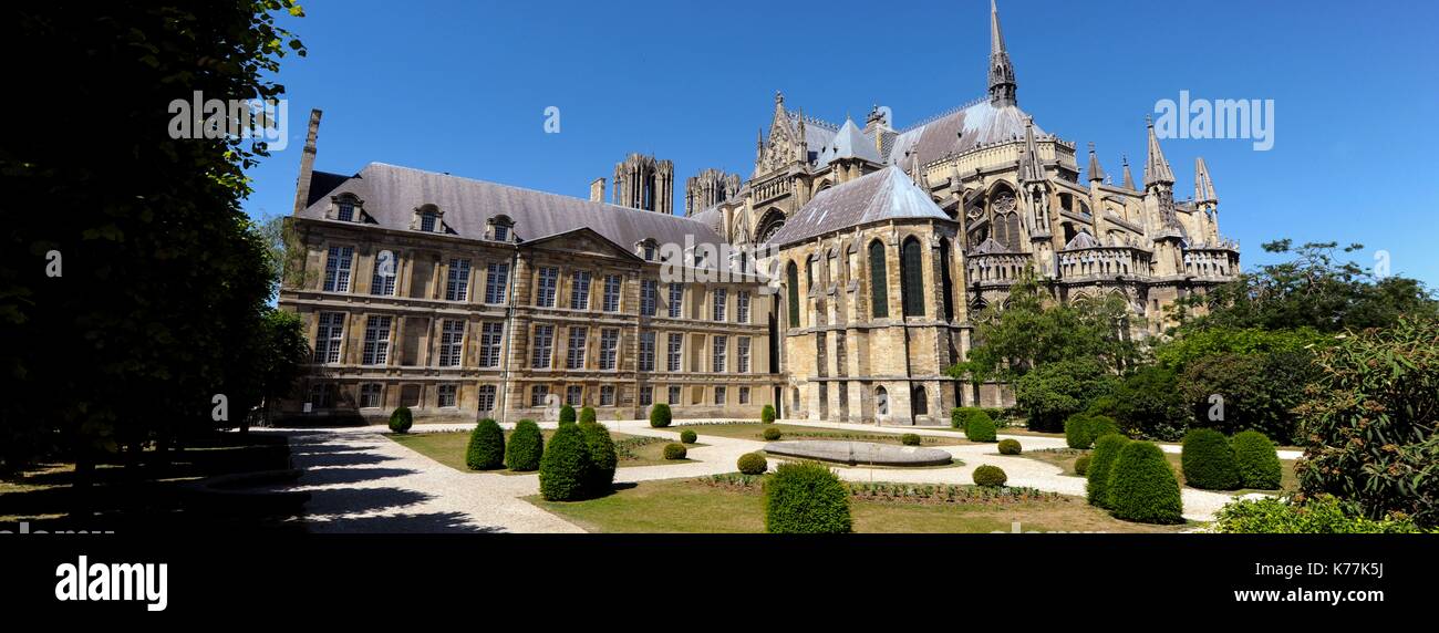 Palace of tau architecture hi-res stock photography and images - Alamy