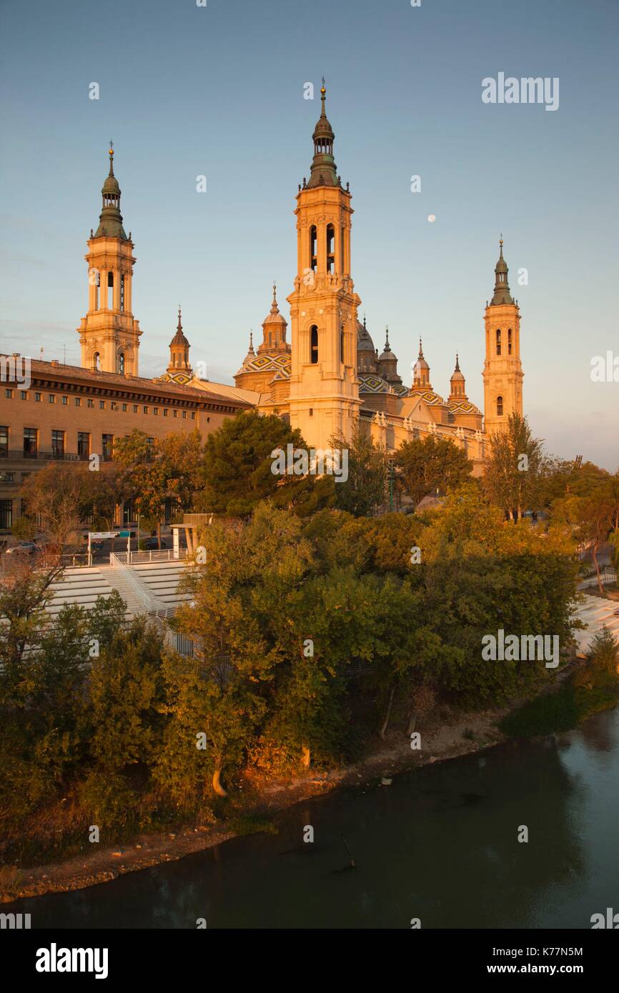 Spain, Aragon Region, Zaragoza Province, Zaragoza, Basilica de Nuestra ...
