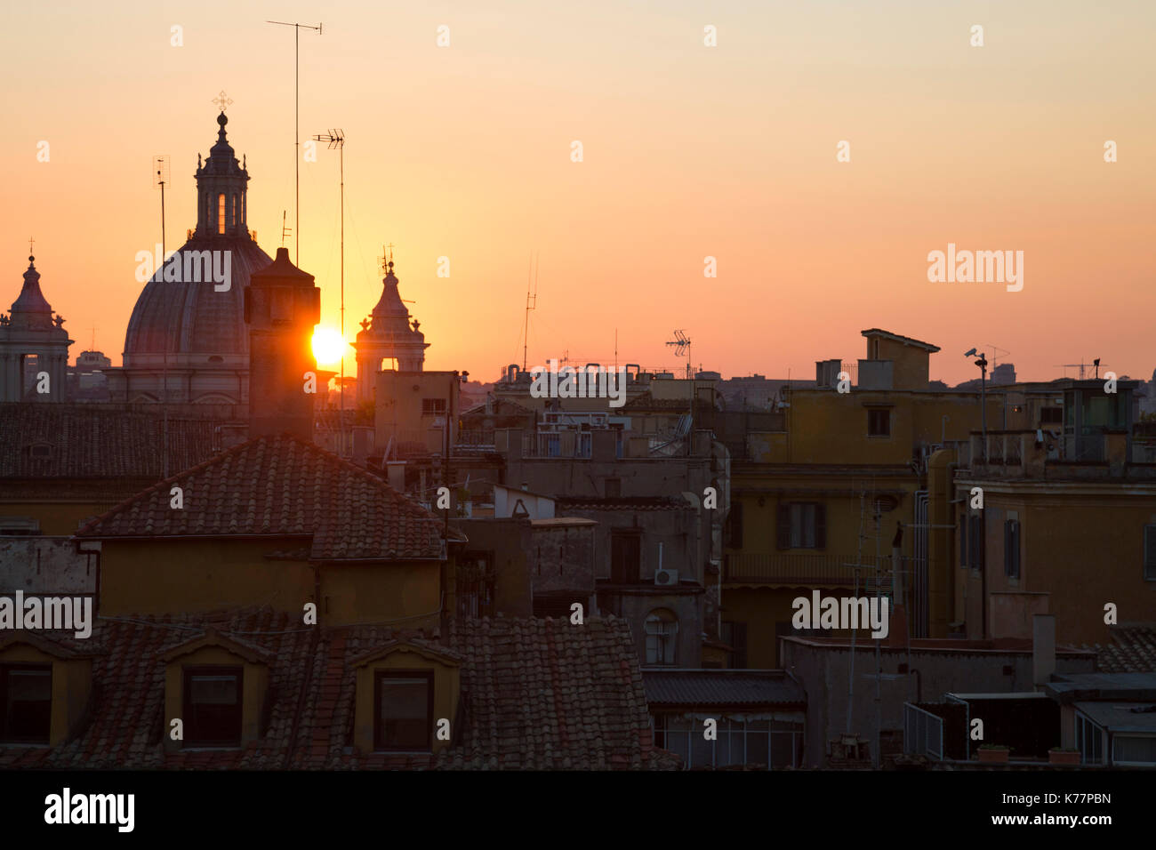 Rooftops silhouette hi-res stock photography and images - Alamy