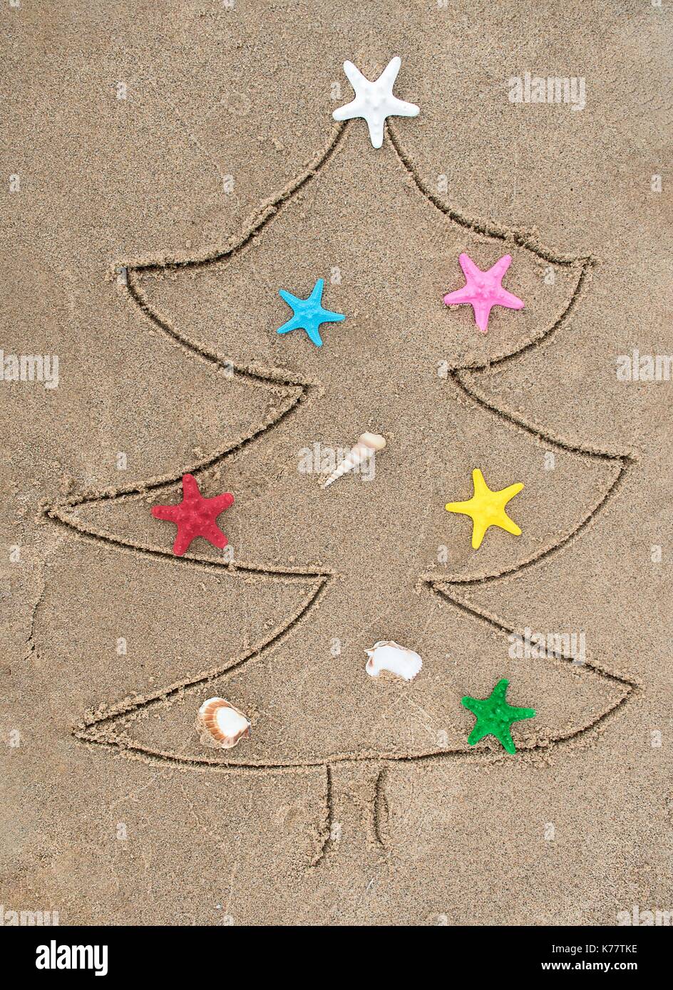Christmas drawing hi-res stock photography and images - Alamy
