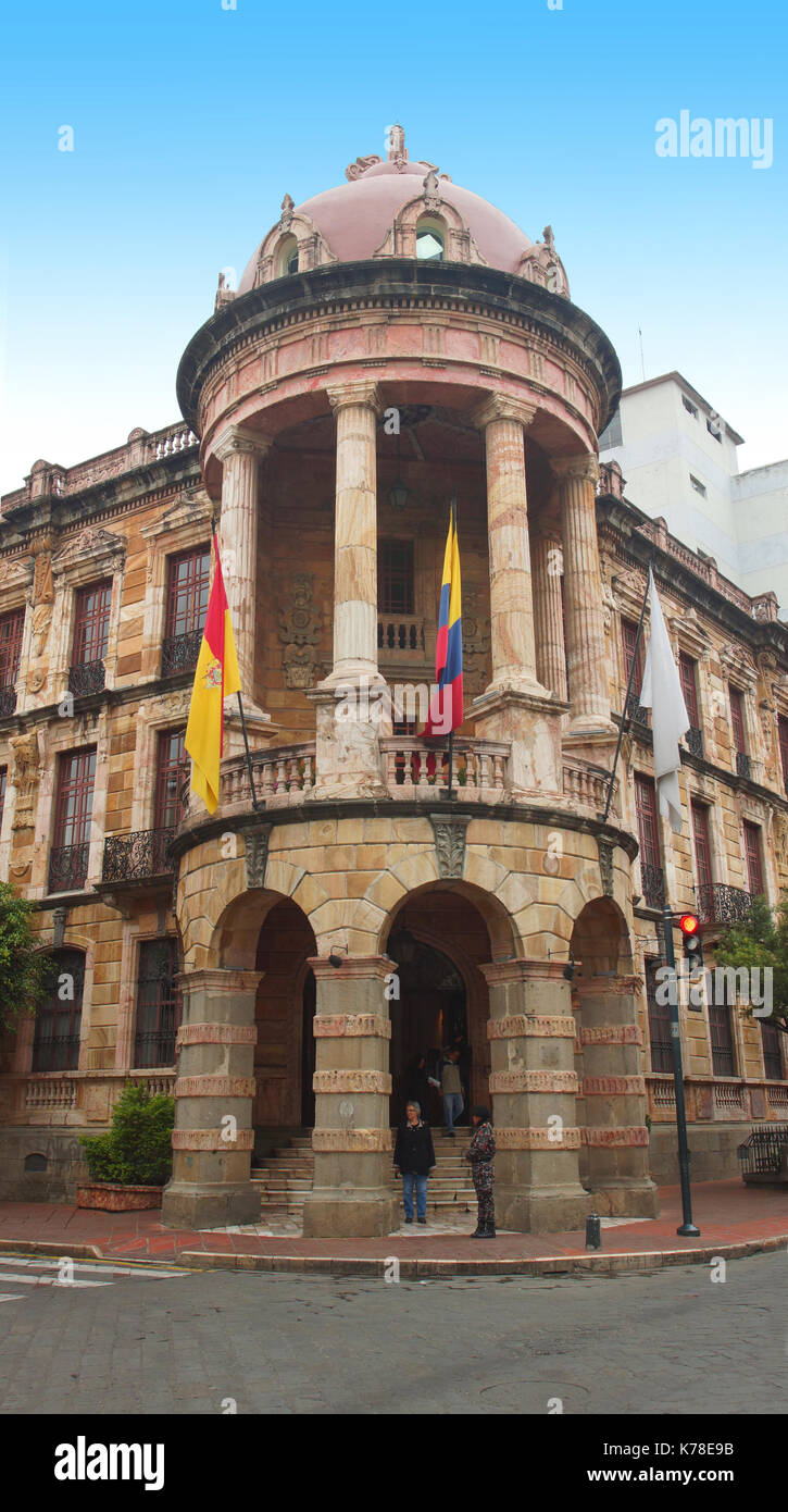Facade old building flags hi-res stock photography and images - Alamy