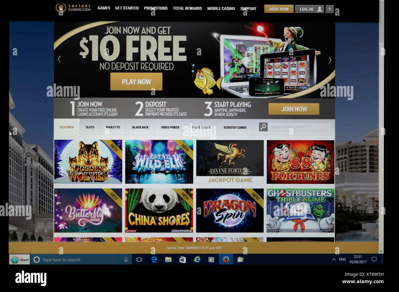 Online gambling computer hi-res stock photography and images - Alamy