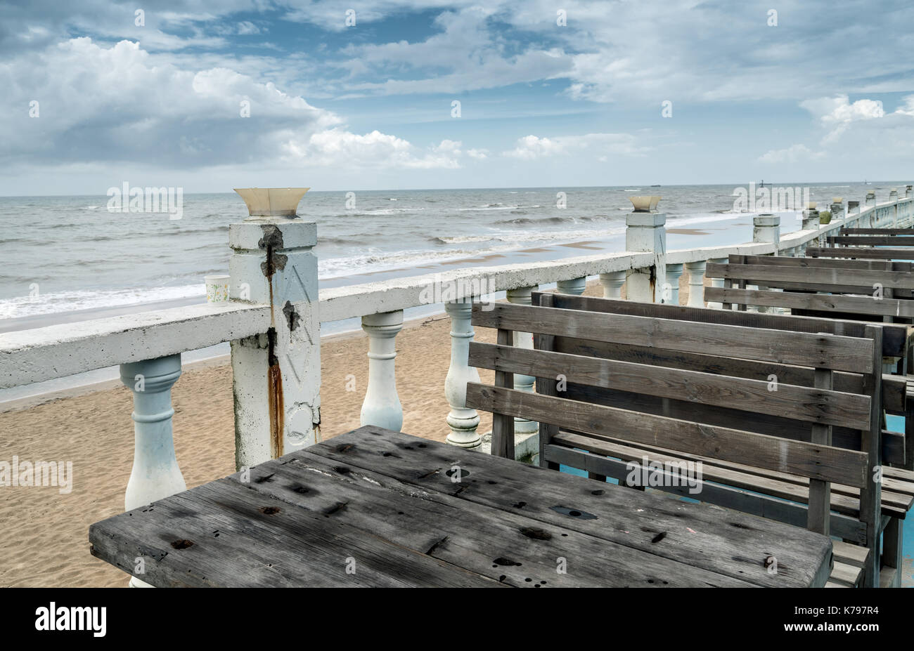Seaside fence beach row hi-res stock photography and images - Alamy