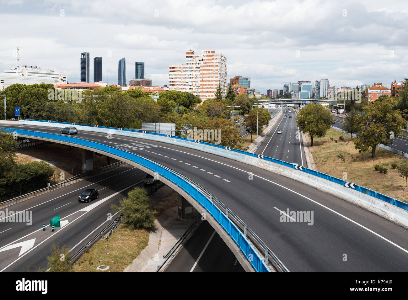 City life in madrid motorway hi-res stock photography and images - Alamy