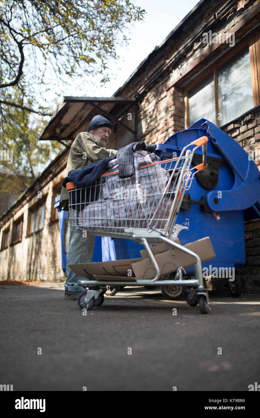 Homeless trash bin hi-res stock photography and images - Alamy