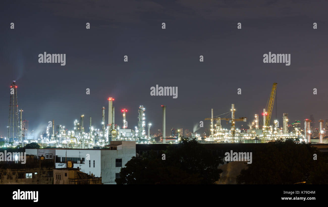 oil refinery industry plant in the night time,Thailand Stock Photo - Alamy