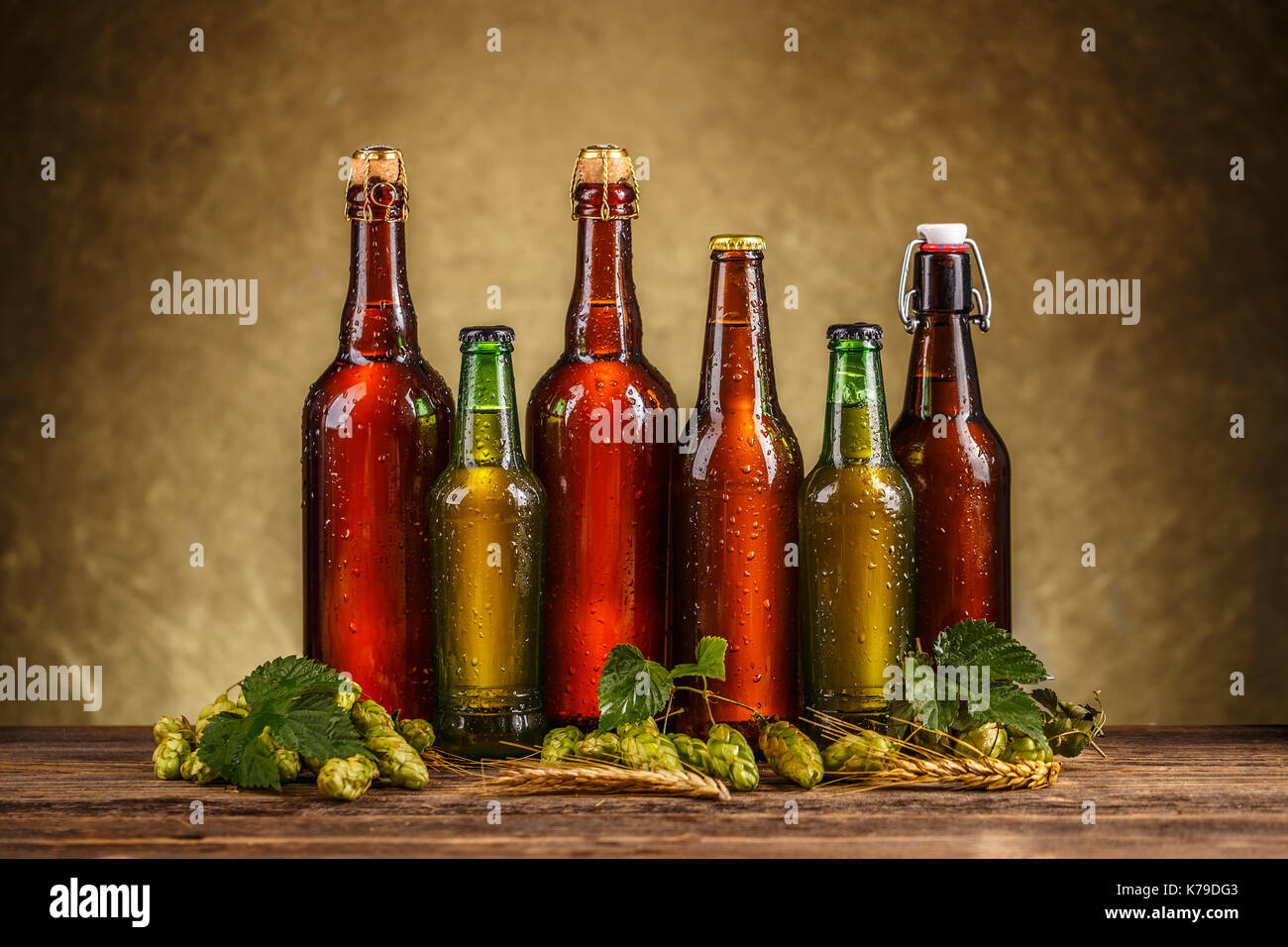 Gold hops hi-res stock photography and images - Alamy