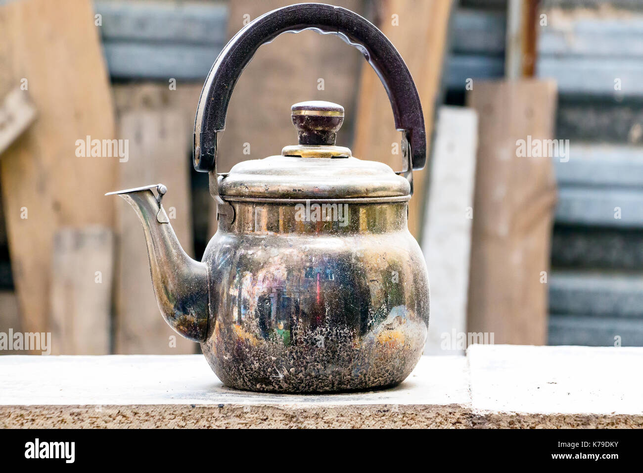 Elder kettle hi-res stock photography and images - Alamy