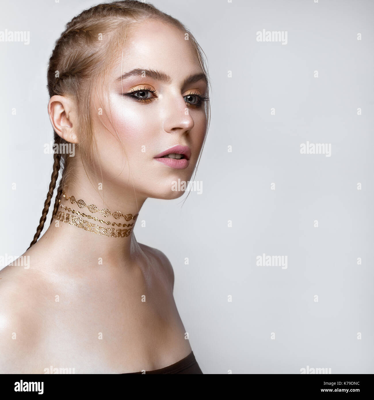 Girl in shiny evening hi-res stock photography and images - Alamy