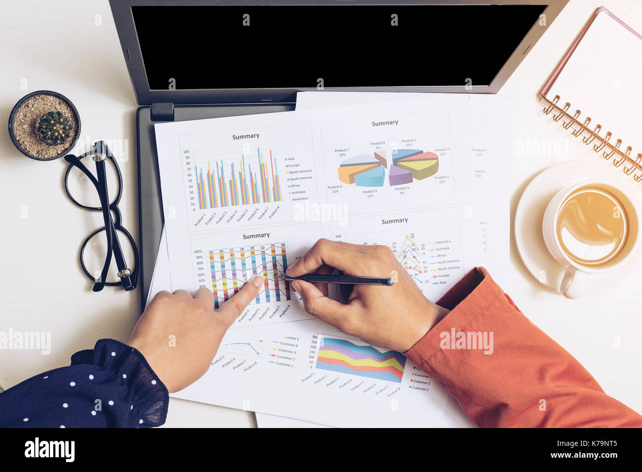 Personal finance graphs hi-res stock photography and images - Alamy