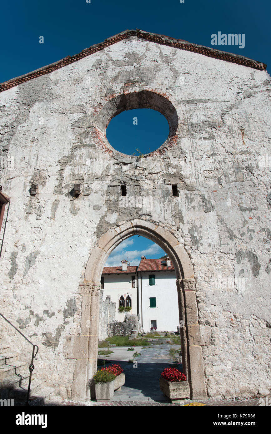 Venzone. After the earthquake. The most beautiful village in italy ...