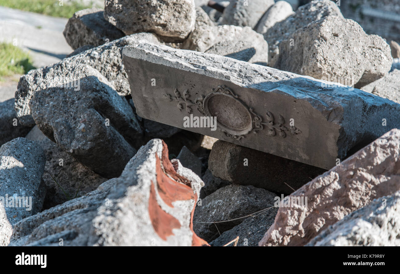 Venzone. After the earthquake. The most beautiful village in italy ...