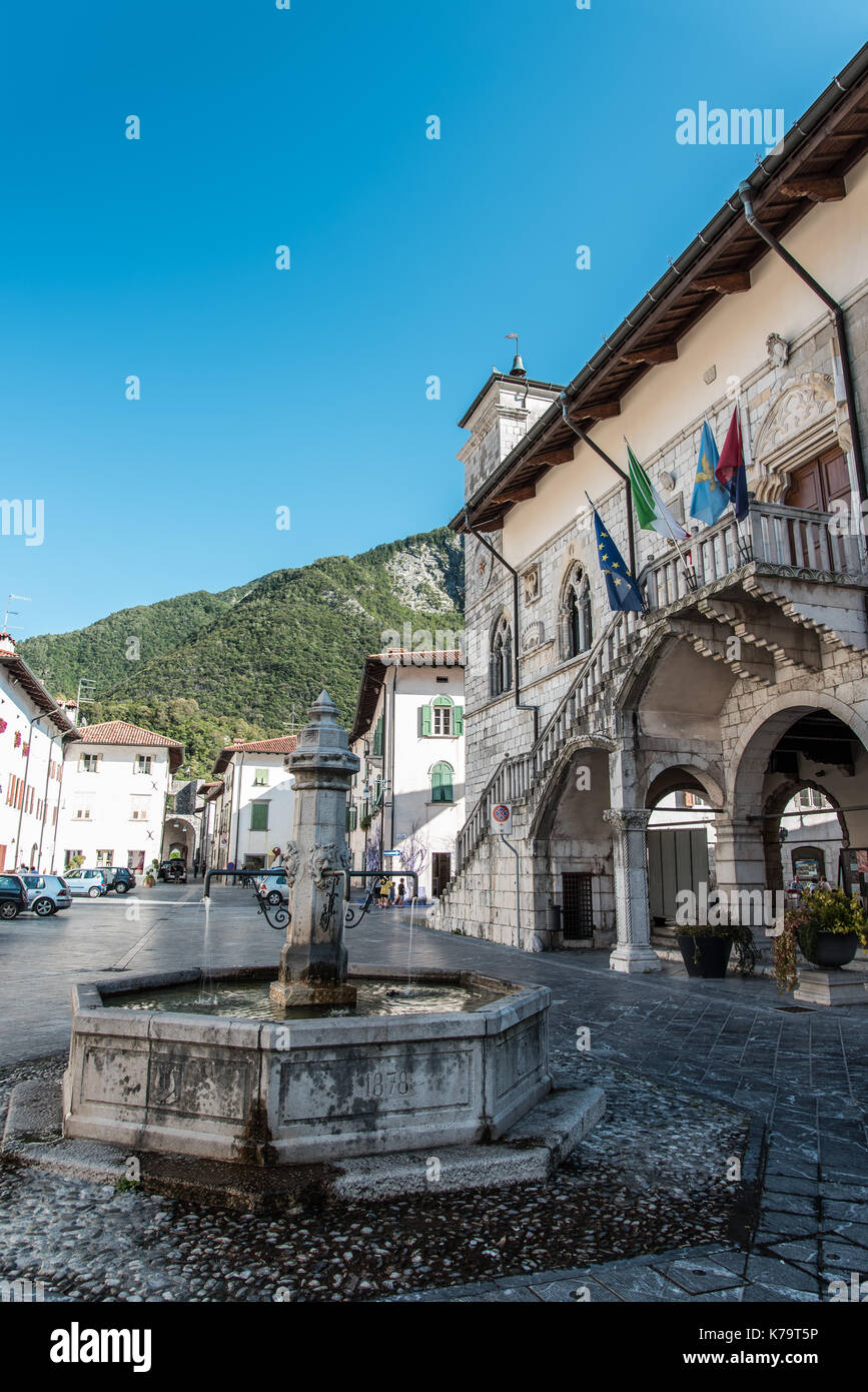 Venzone. After the earthquake. The most beautiful village in italy ...