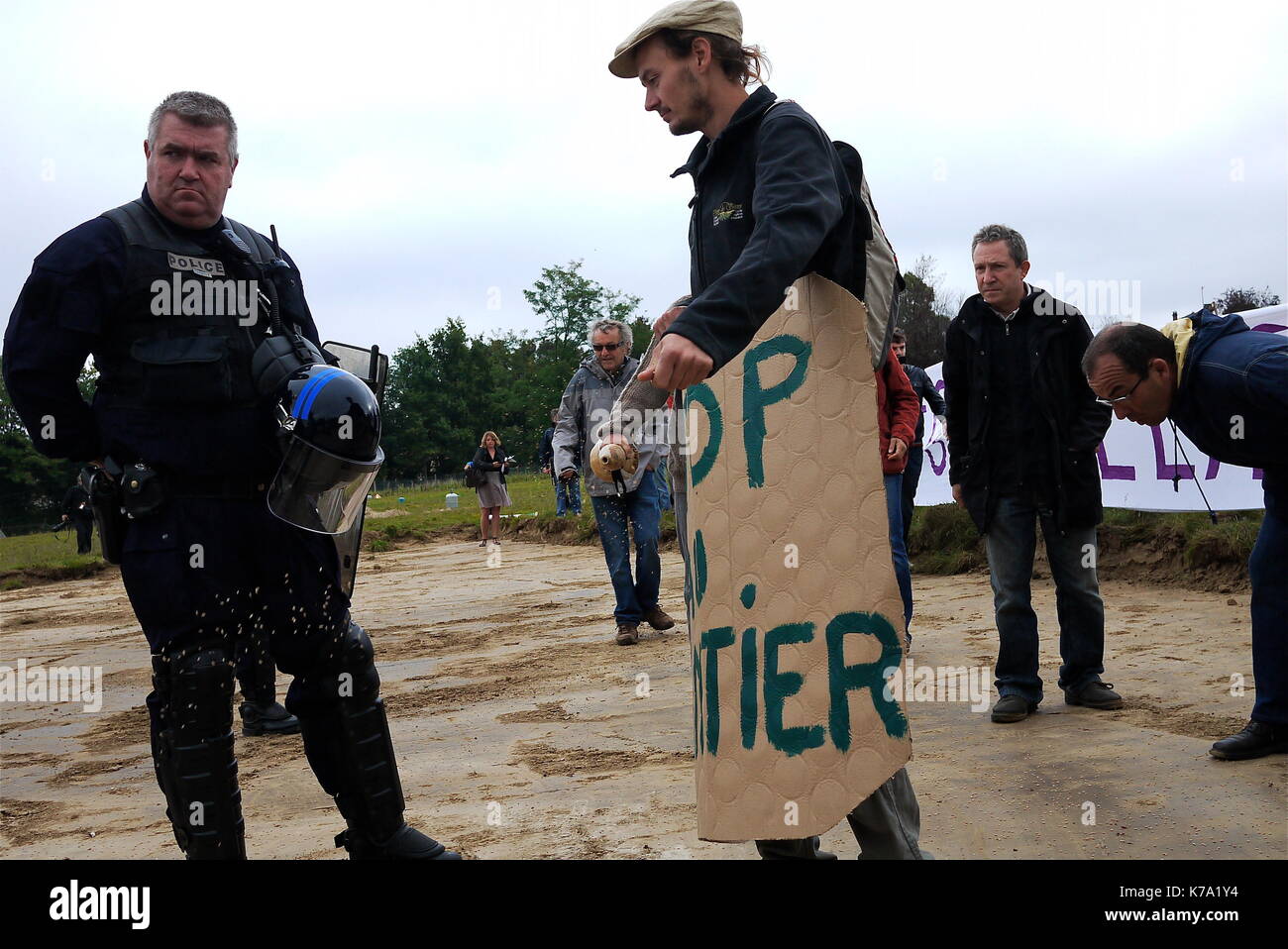 Opponents to the building of Lyons "Big Stadium" face riot police as ...