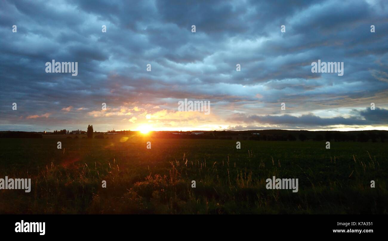 Beautiful late summer sunrise over a rural country Stock Photo - Alamy