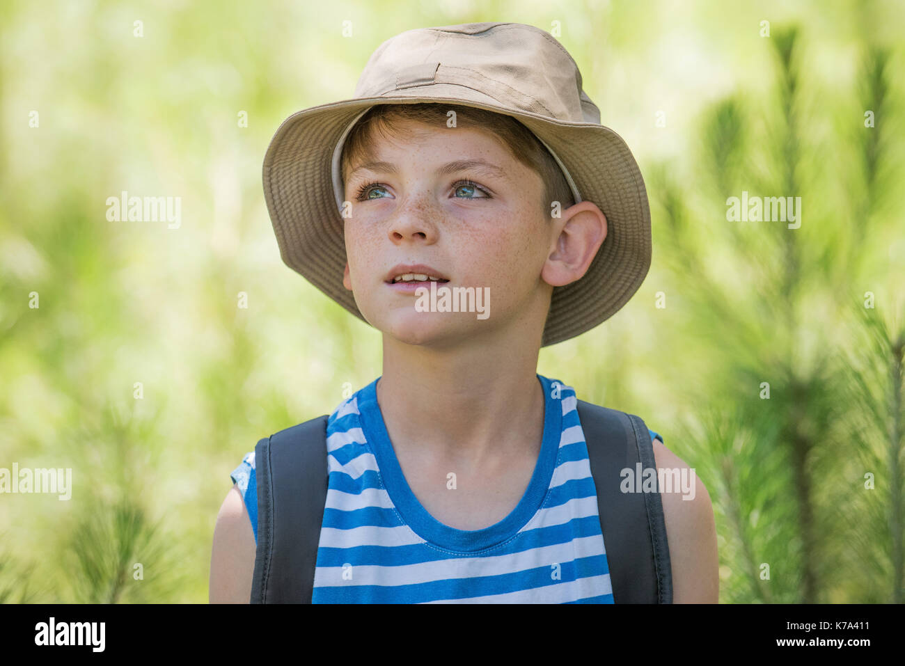 Children awe hi-res stock photography and images - Alamy