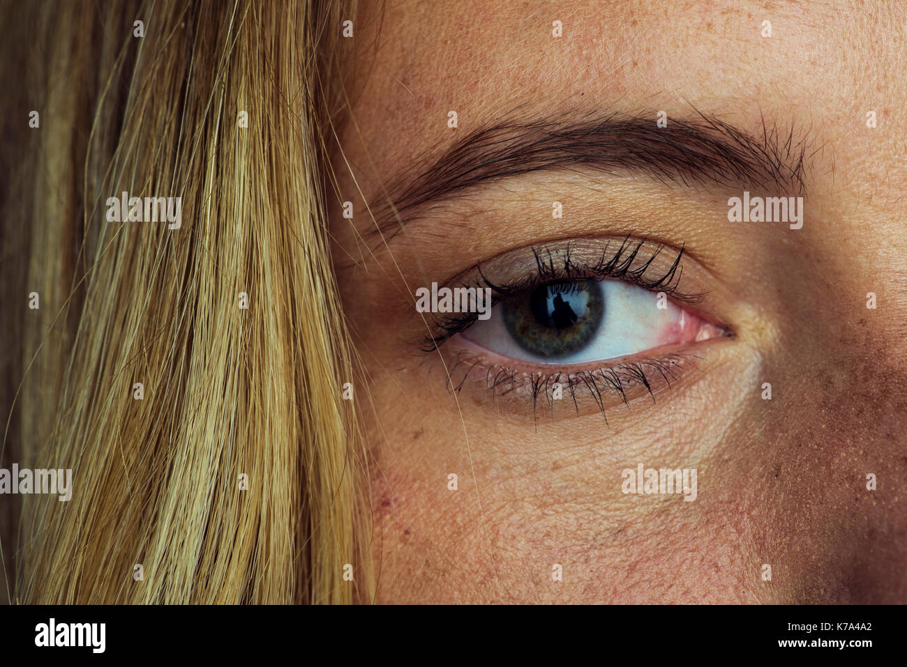Close-up of woman's eye Stock Photo - Alamy