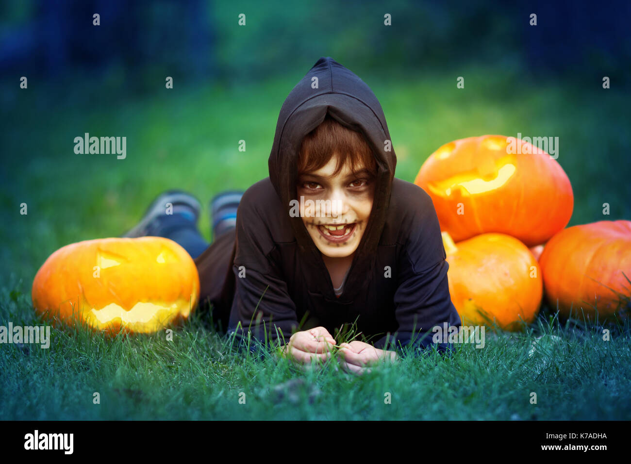 Child funny scary face hi-res stock photography and images - Alamy