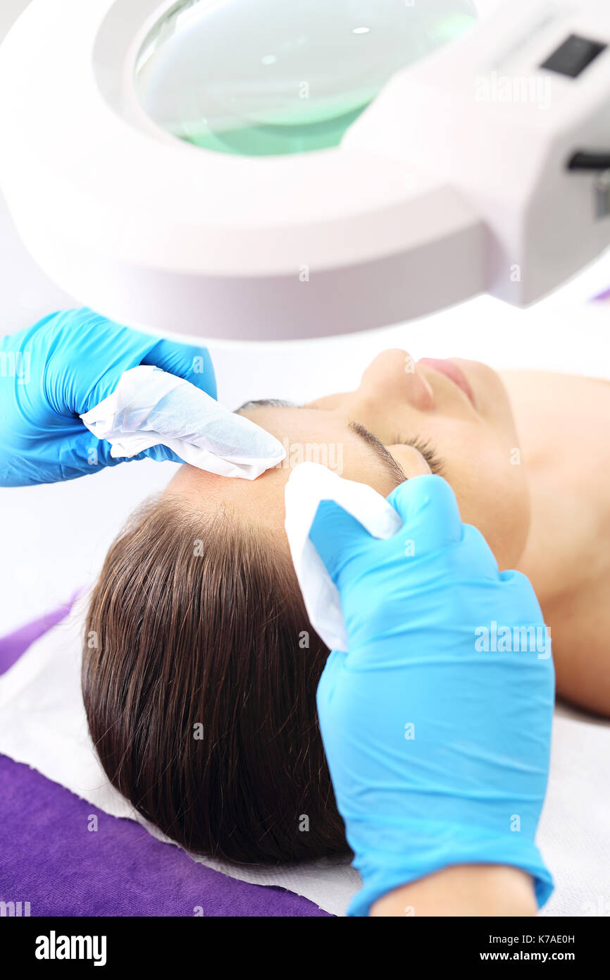 Squeezed skin hi-res stock photography and images - Alamy