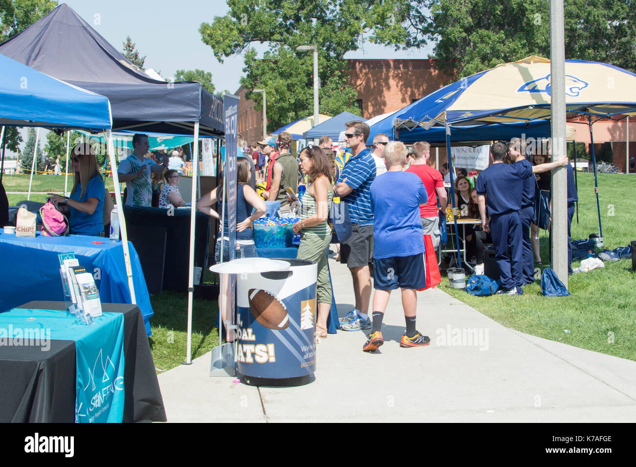 Students usa university campus montana hi-res stock photography and ...