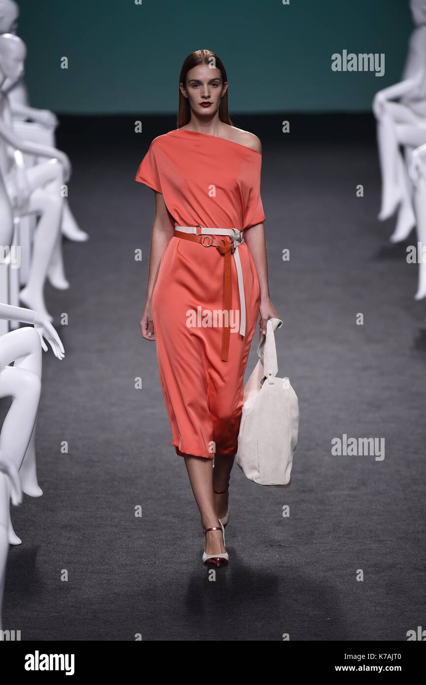 Madrid, Spain. 15th Sep, 2017. A model wears at collection runway a ...