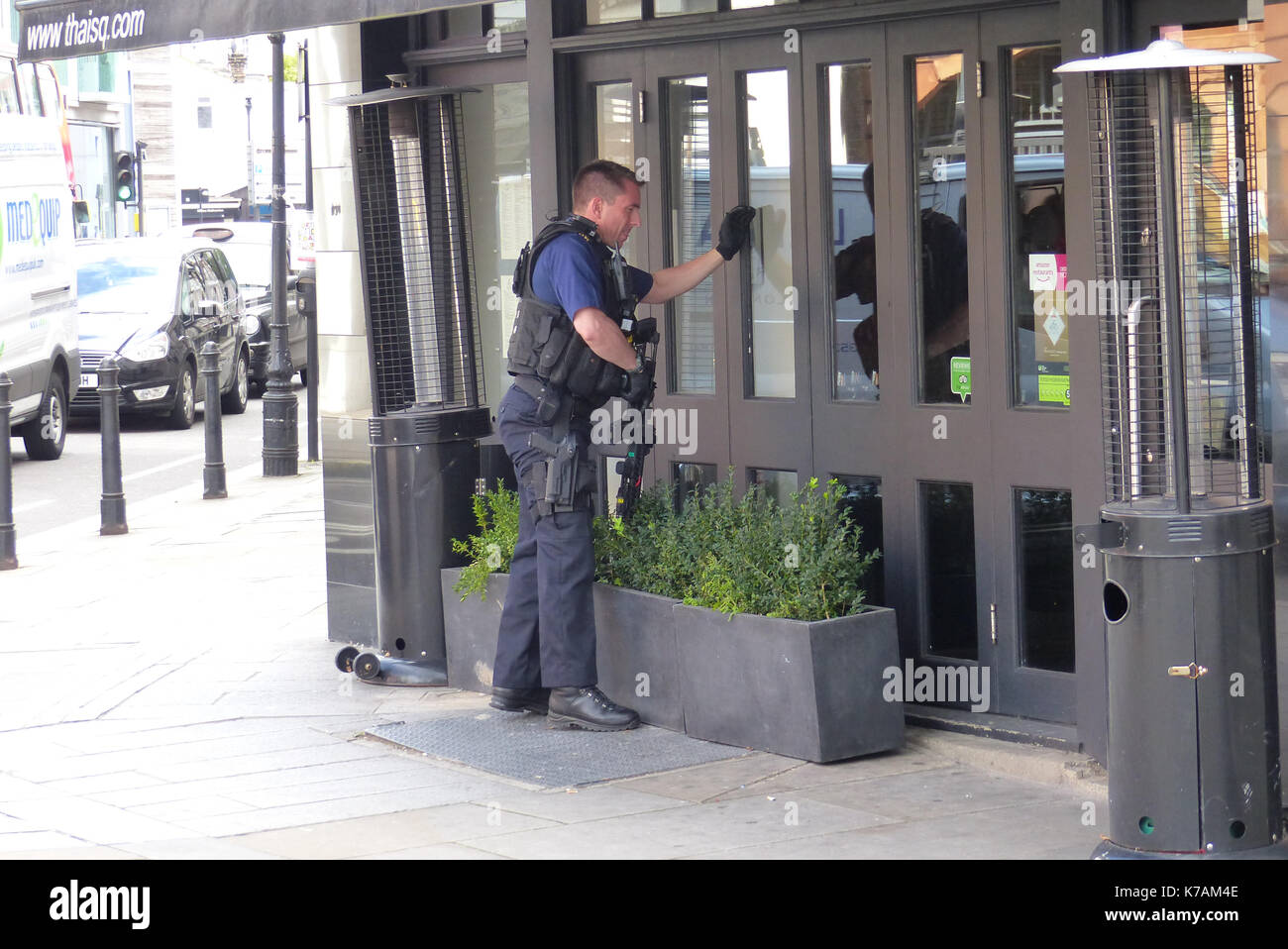 London. UK. 15th Sep, 2017. Armed anti-terror police search a disused ...