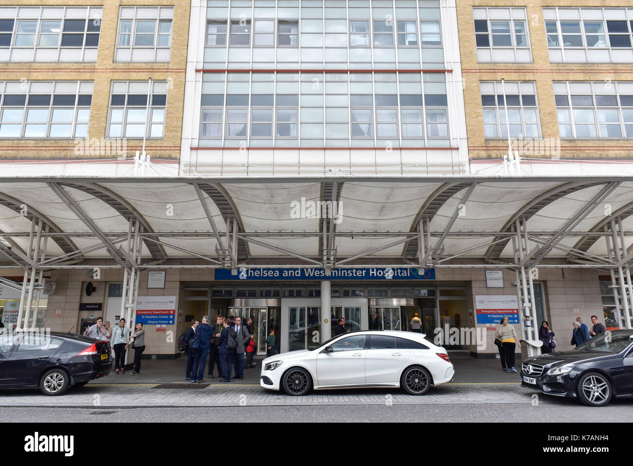 Chelsea and westminster hospital hi-res stock photography and images ...