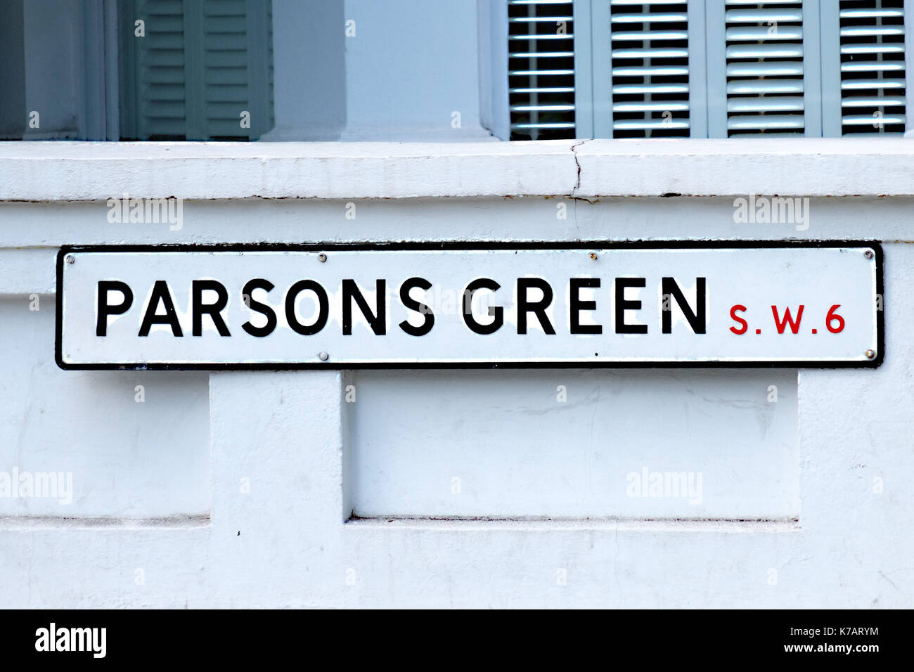 Parsons green underground sign hi-res stock photography and images - Alamy