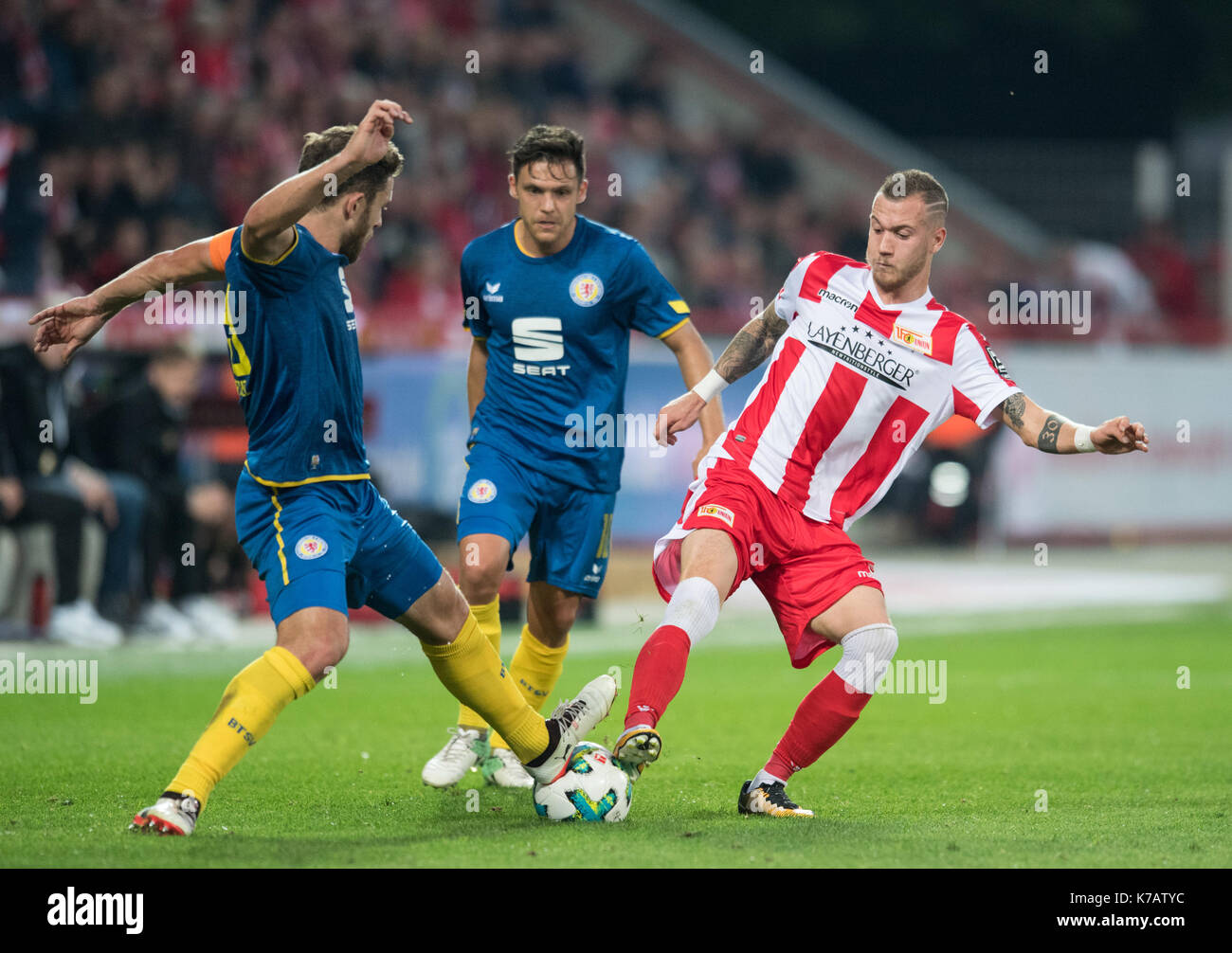 Berlin, Germany. 15th Sep, 2017. Braunschweig's Ken Reichel (L) and ...