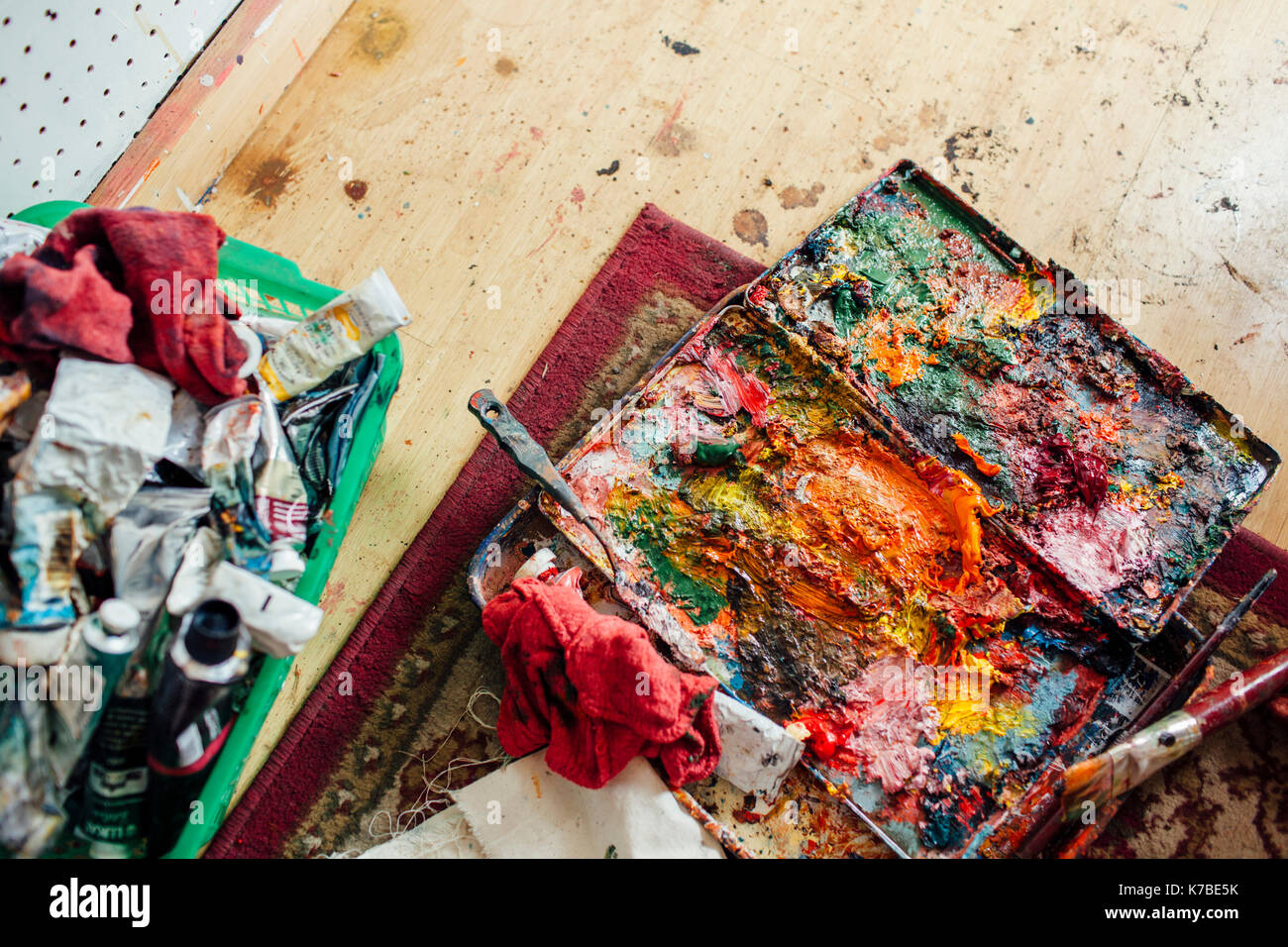 Messy workshop hi-res stock photography and images - Alamy