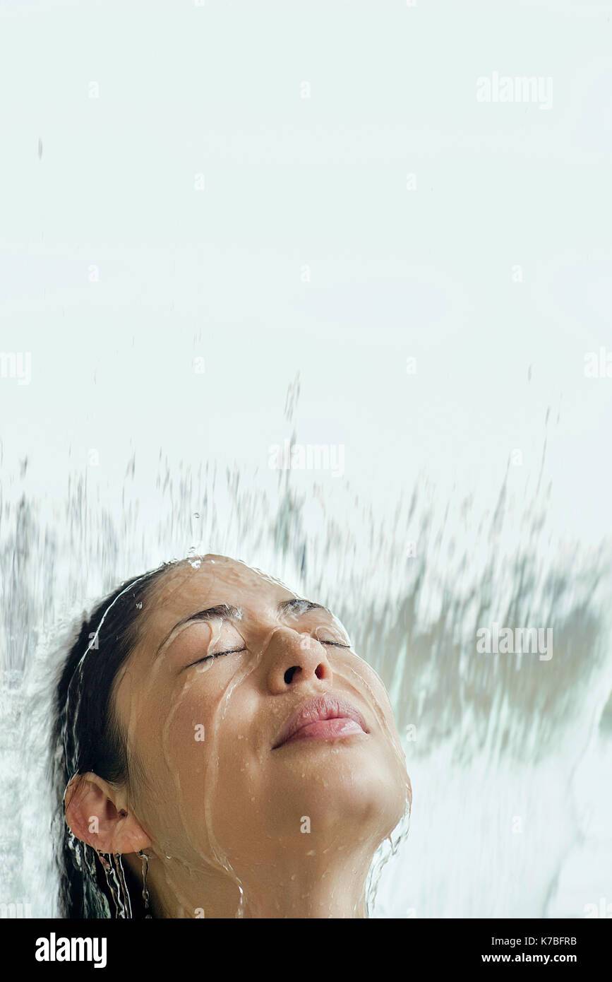 Woman waterfall bathing hi-res stock photography and images - Alamy