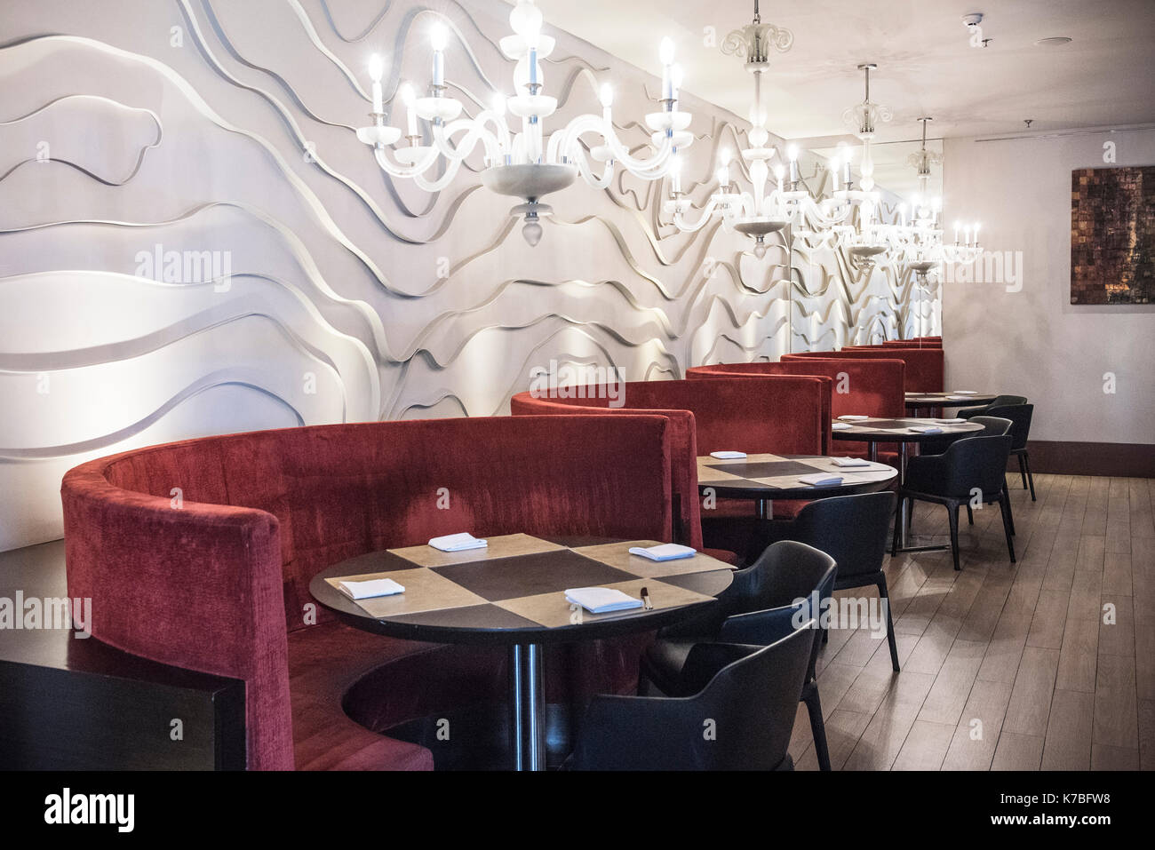 Restaurant booths hi-res stock photography and images - Alamy