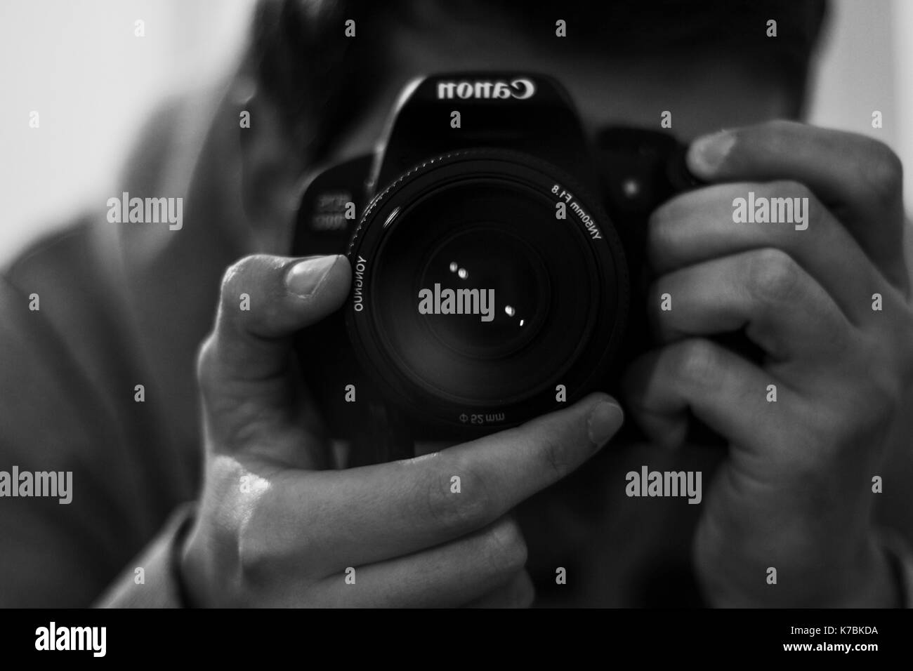 Capturing the light reflection Stock Photo - Alamy