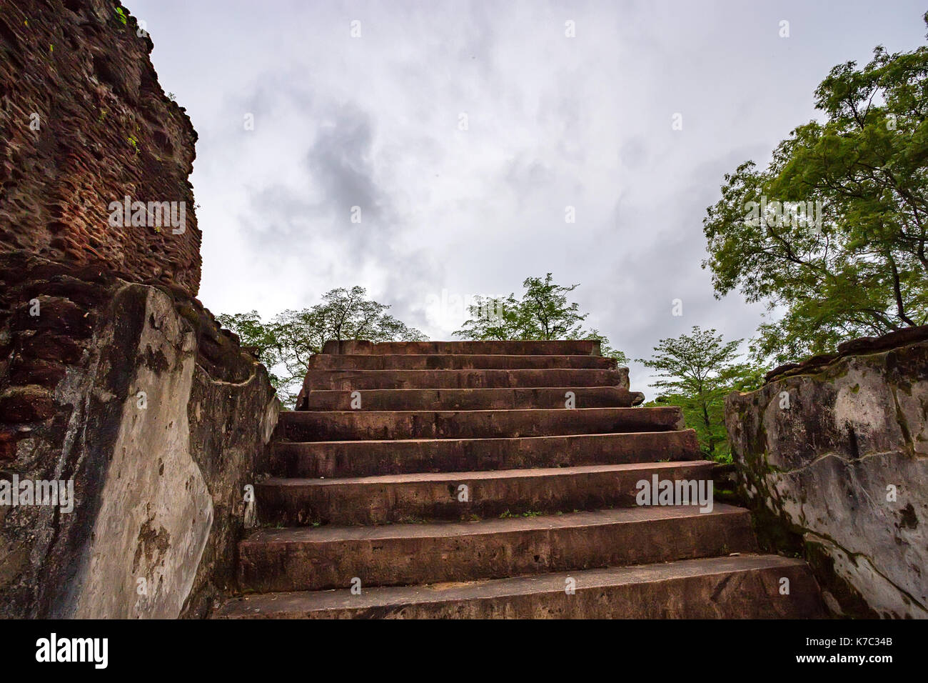 Royal palace of King Parakramabahu in Polonnaruwa Stock Photo - Alamy