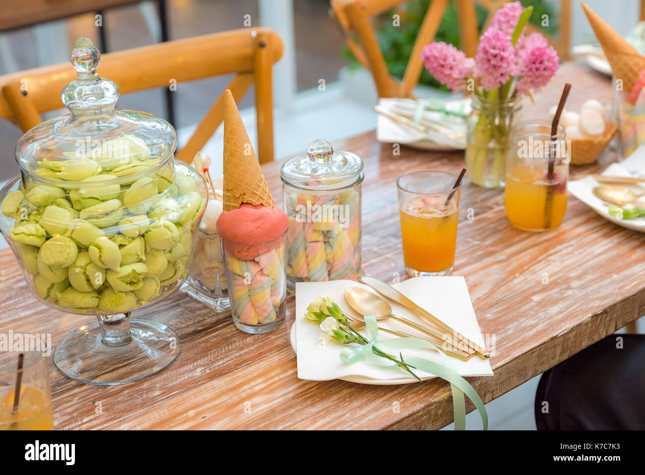 dinner dining table top view prepare for party Stock Photo - Alamy