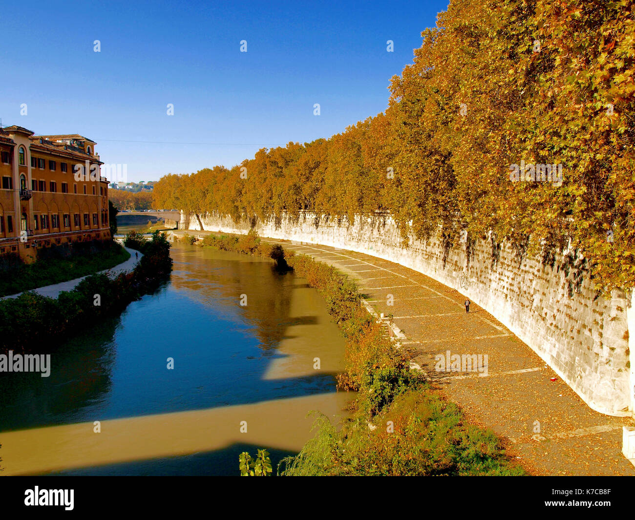 Showing skyline rome hi-res stock photography and images - Alamy