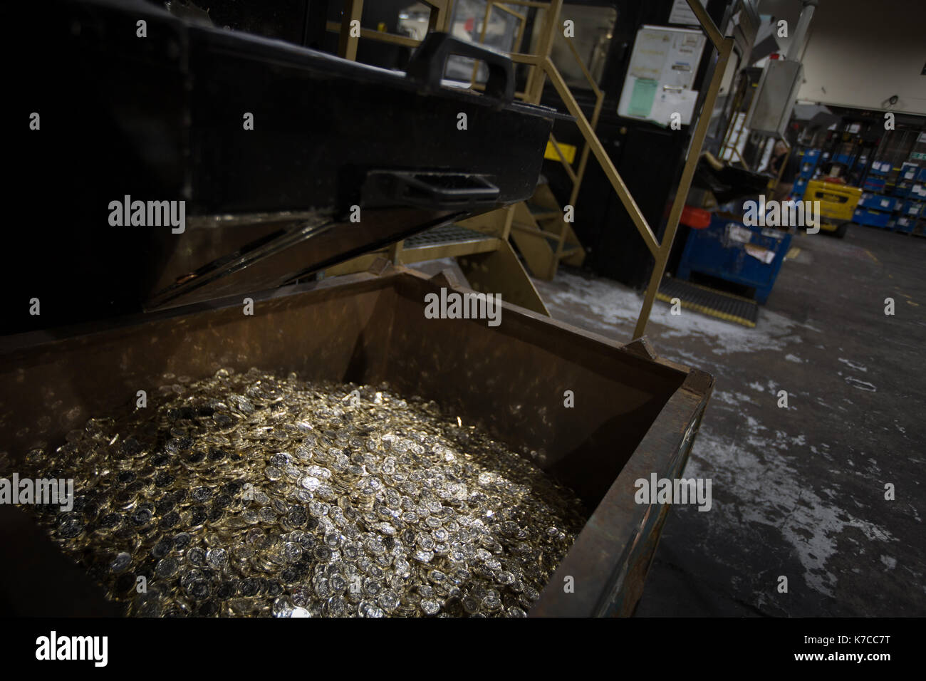 The royal mint factory hi-res stock photography and images - Alamy