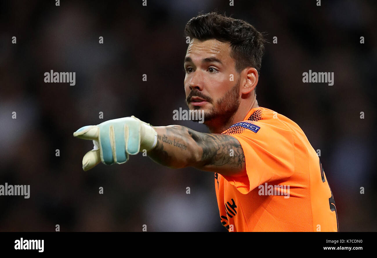Borussia Dortmund's goalkeeper Roman Burki Stock Photo - Alamy