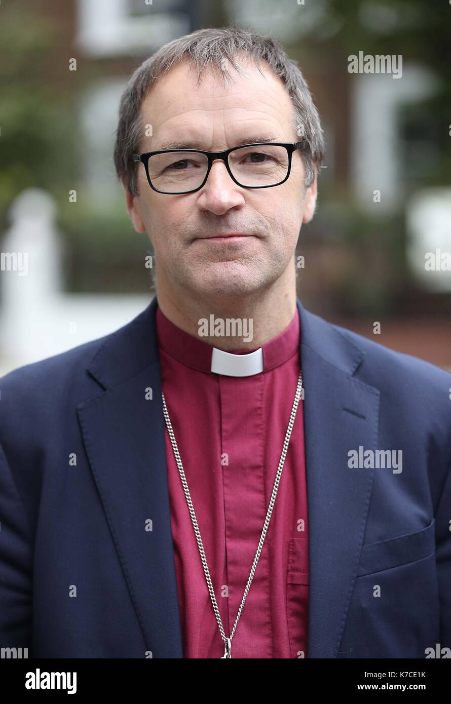 West kensington train station hi-res stock photography and images - Alamy