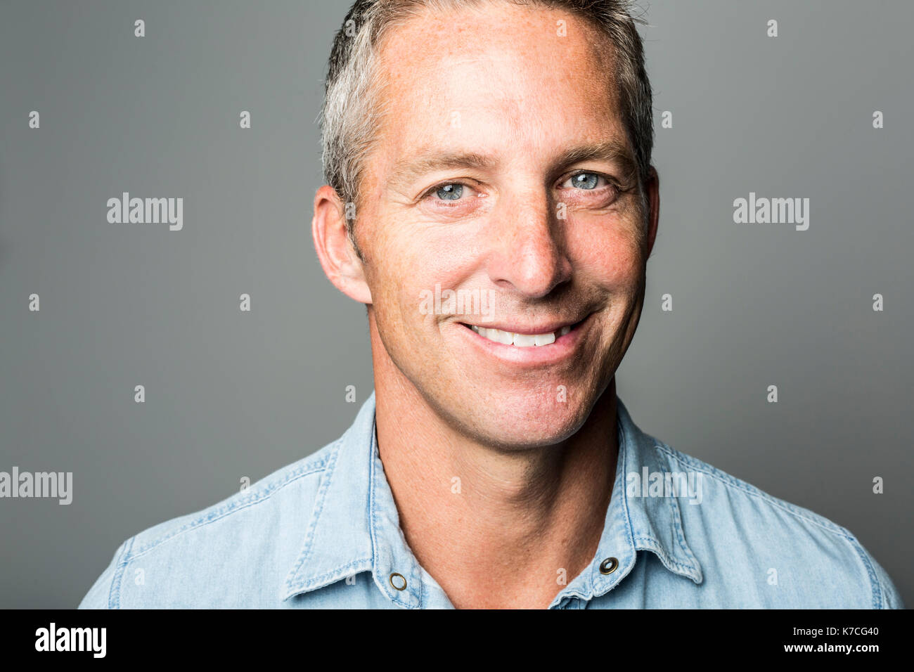 Man 30s 40s hi-res stock photography and images - Alamy