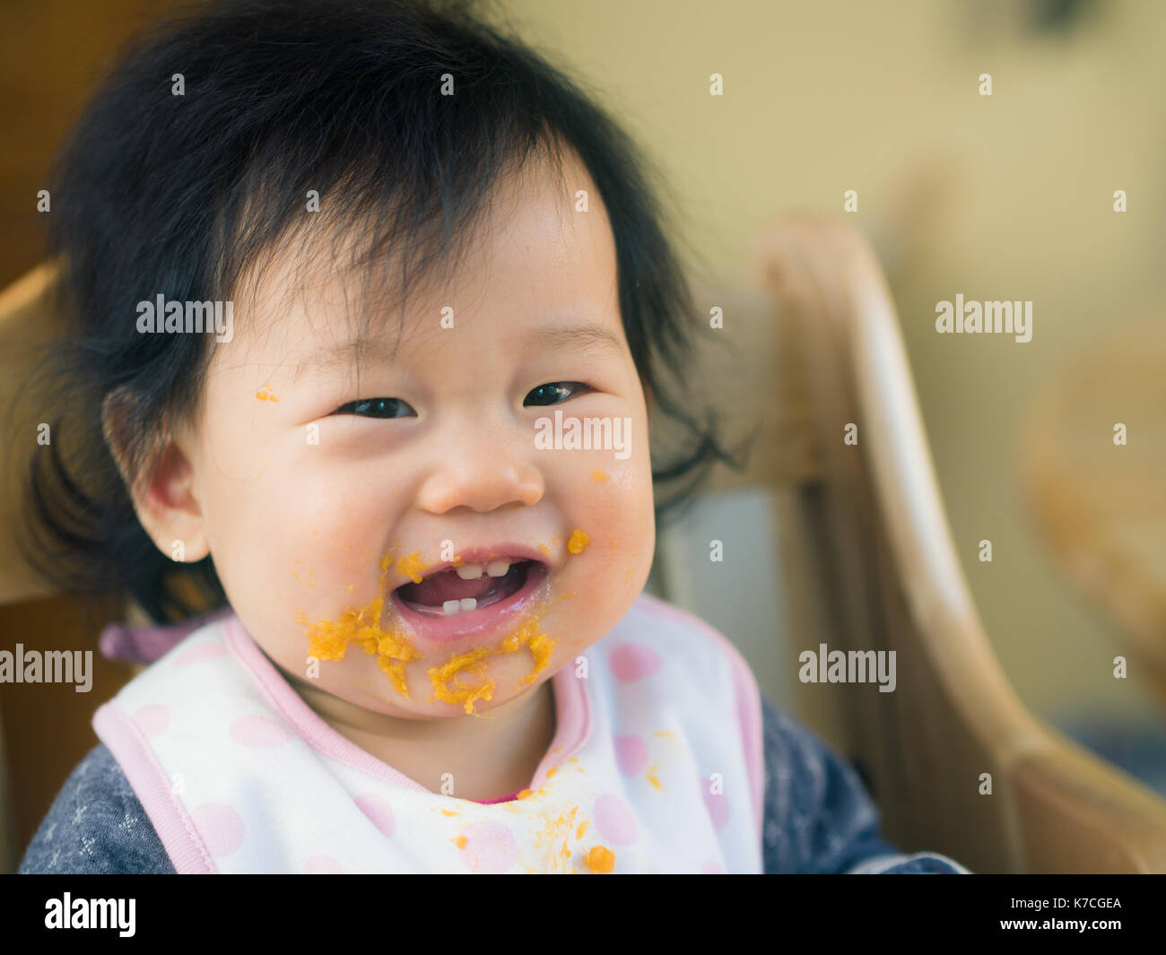 Child eating mashed potatoes hi-res stock photography and images - Alamy